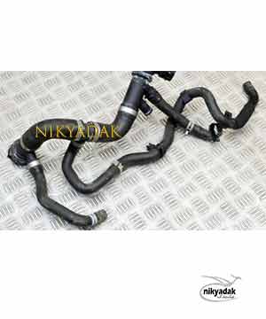 شلنگ آب پایین رادیاتور ولوو XC90 سال های 2016 تا 2019 - 32224777 - نیک یدک